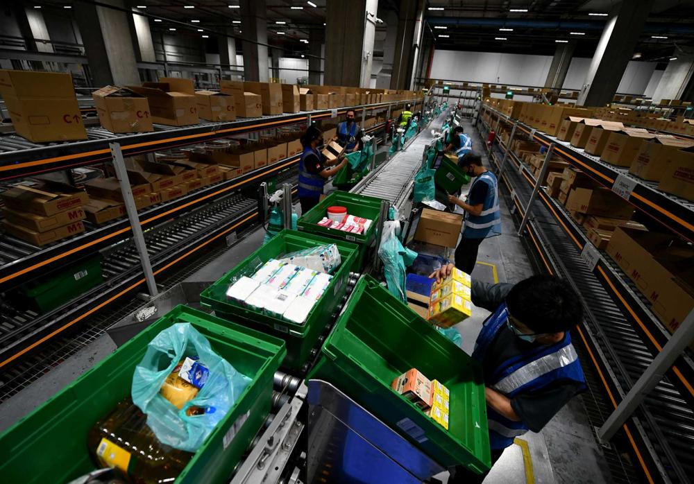 Supermarkets' role in reducing food waste | DBS Bank